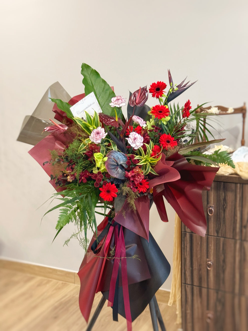 Maverick Fresh Flowers Congratulatory Stand – Whimsy Flos Studio